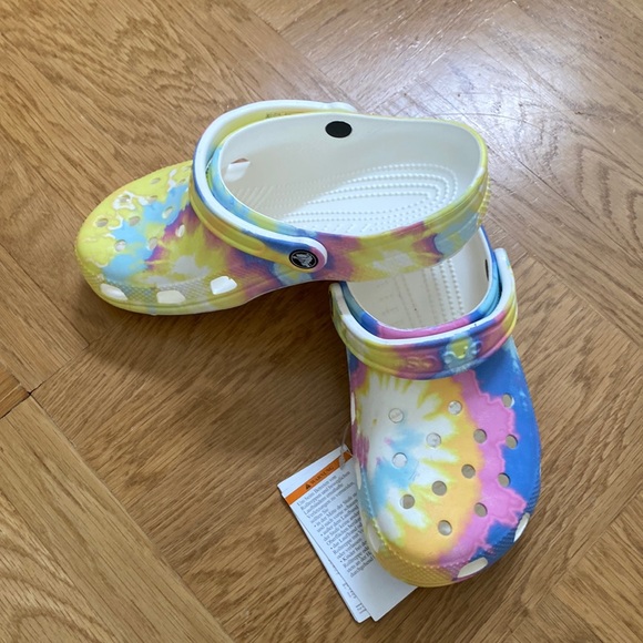 CROCS | Shoes | Crocs J6 Or Womens 8 | Poshmark